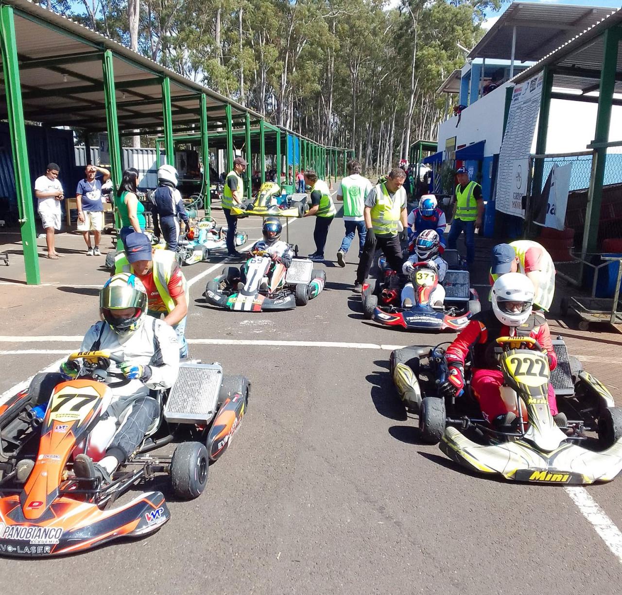 Loukos do Asfalto inicia temporada 2024 no Kartódromo do Pinheirinho em ...