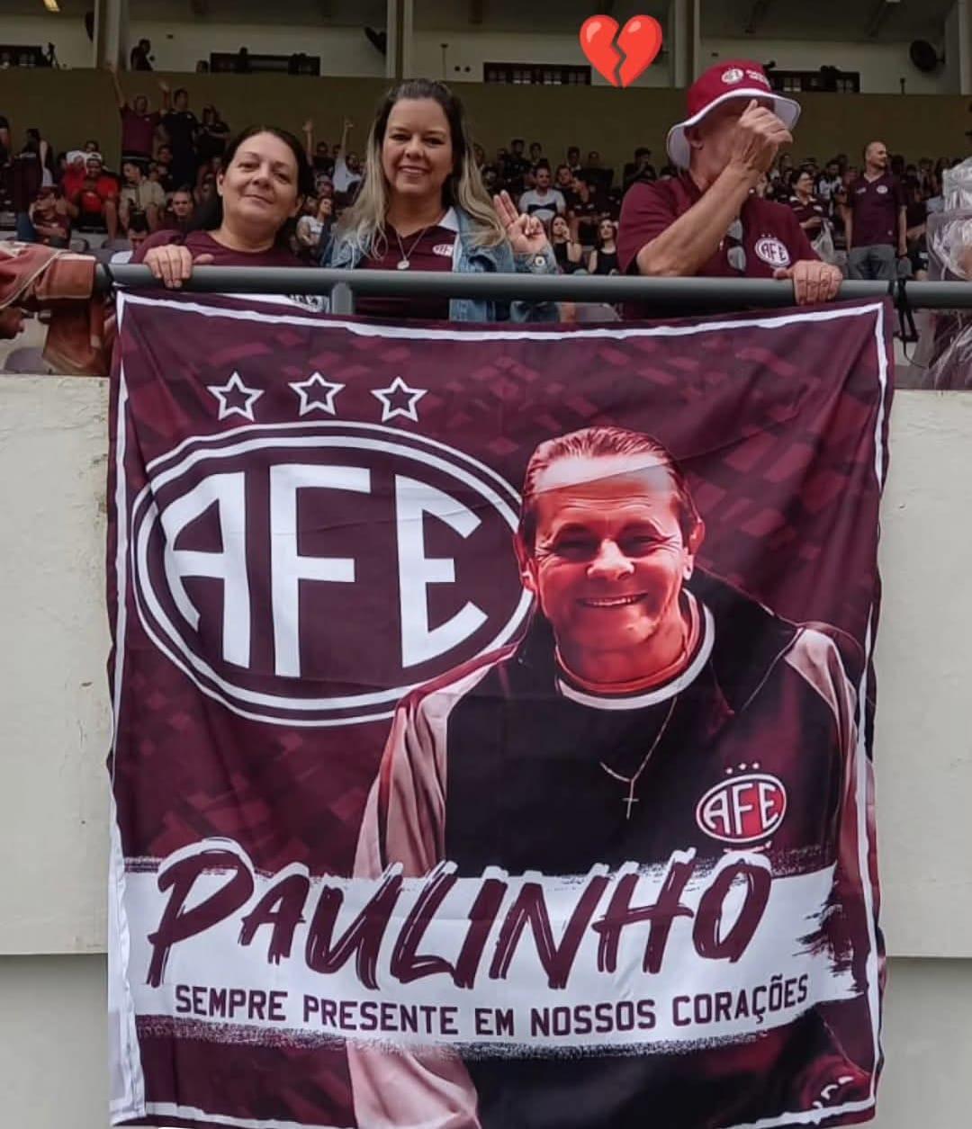 Torcedores da Ferroviária fazem bandeira ao amigo e afeano , Paulo ...